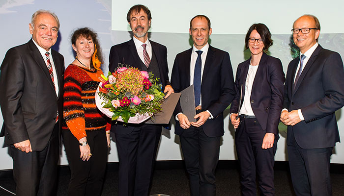 Landespreis für Sport und Wissenschaft für Dr. Bettina Rulofs und Prof ...